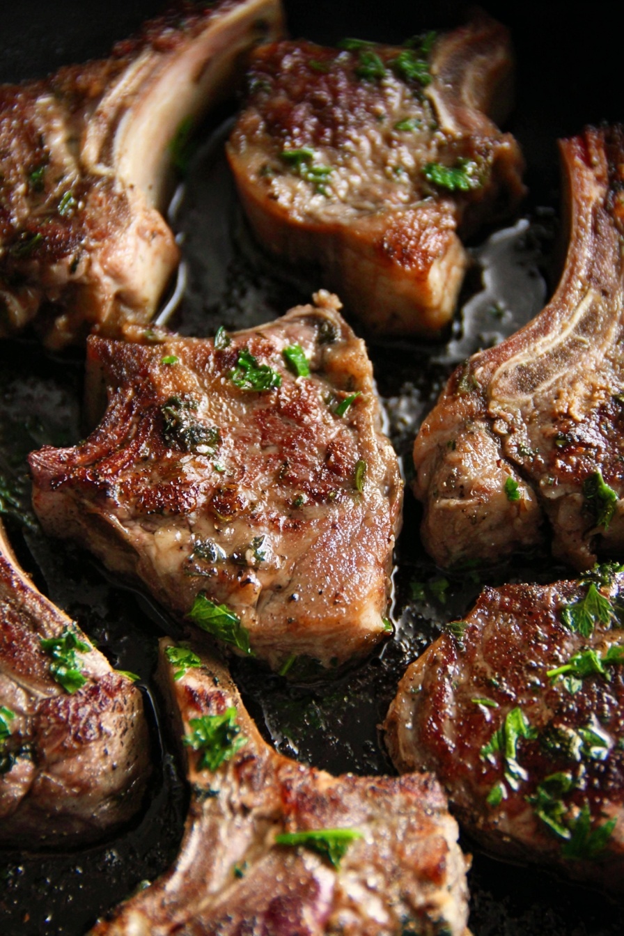 Garlic Herb Lamb Chops Marinade: Juicy & Flavorful Oven or Grill
